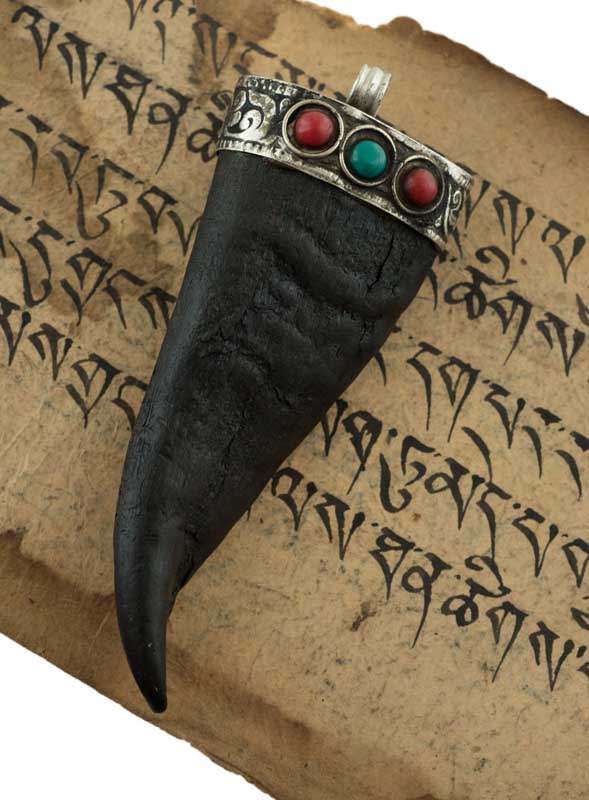 Amulette de Chamane Artisanale - Symboles Animistes & Hindouistes ...