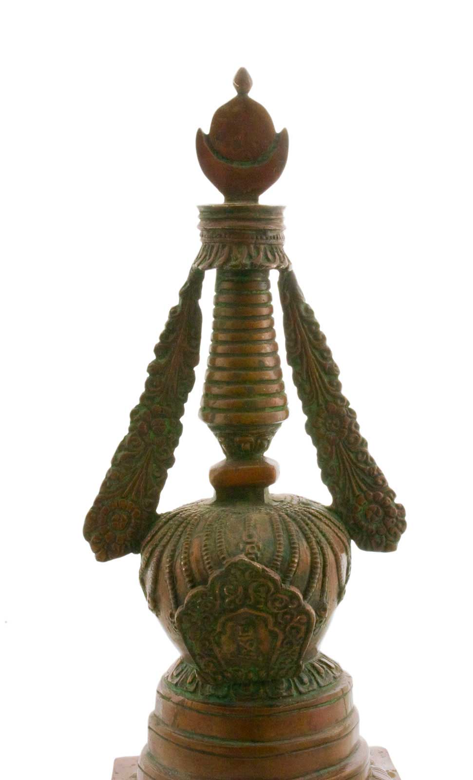 Stupa tibétain ou chorten et son symbolisme bouddhiste