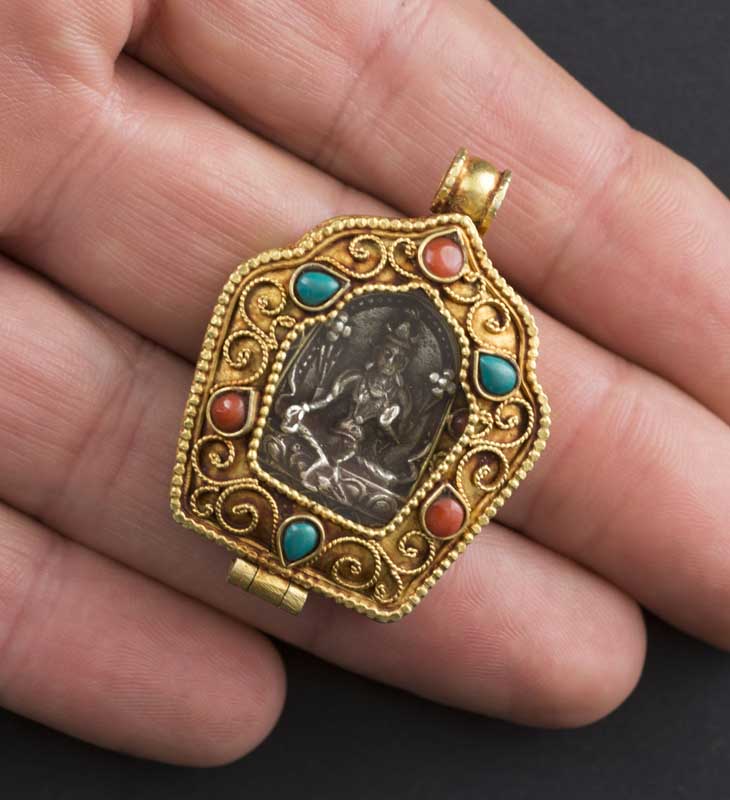 Amulette Bouddhiste Tara Verte - Objet Spirituel du Népal 26504