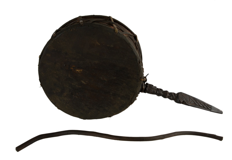 Tambour de chamane ou guerisseur tibetain pour transe