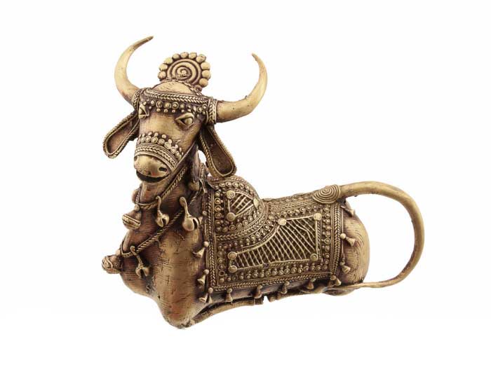 STATUE VACHE NANDI ART TRIBAL ORISSA INDE EN FIL DE LAITON FORGE